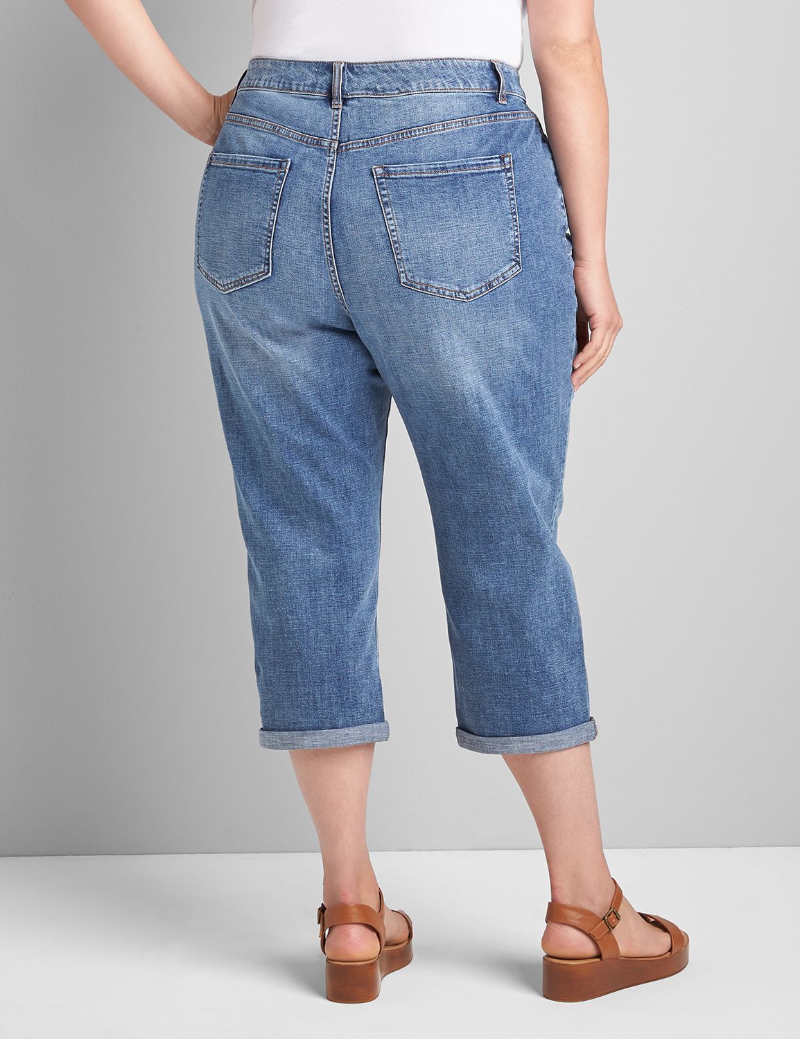 Signature Fit Boyfriend Capri Jean - Medium Wash