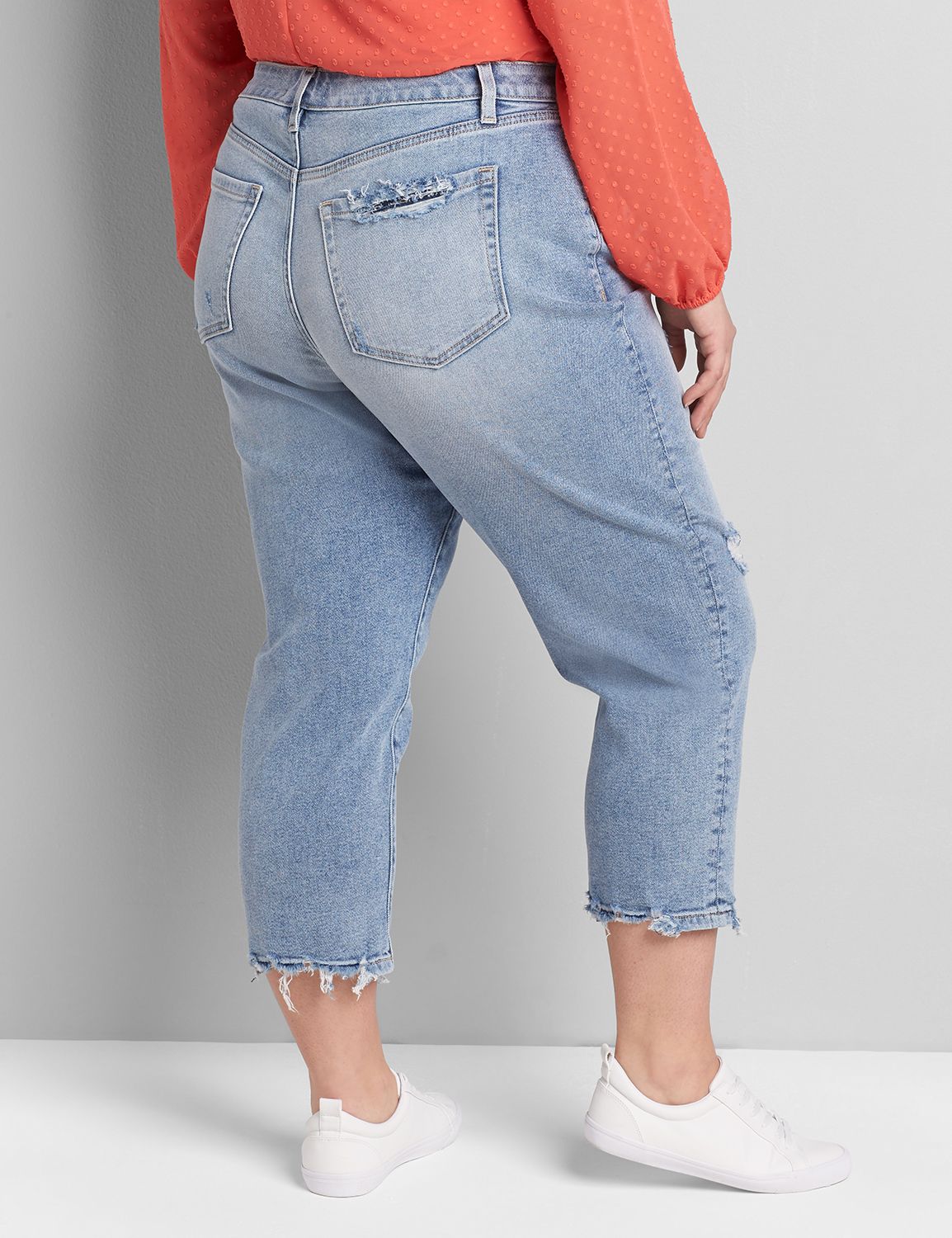 Signature Fit Boyfriend Capri Jean - Light Wash