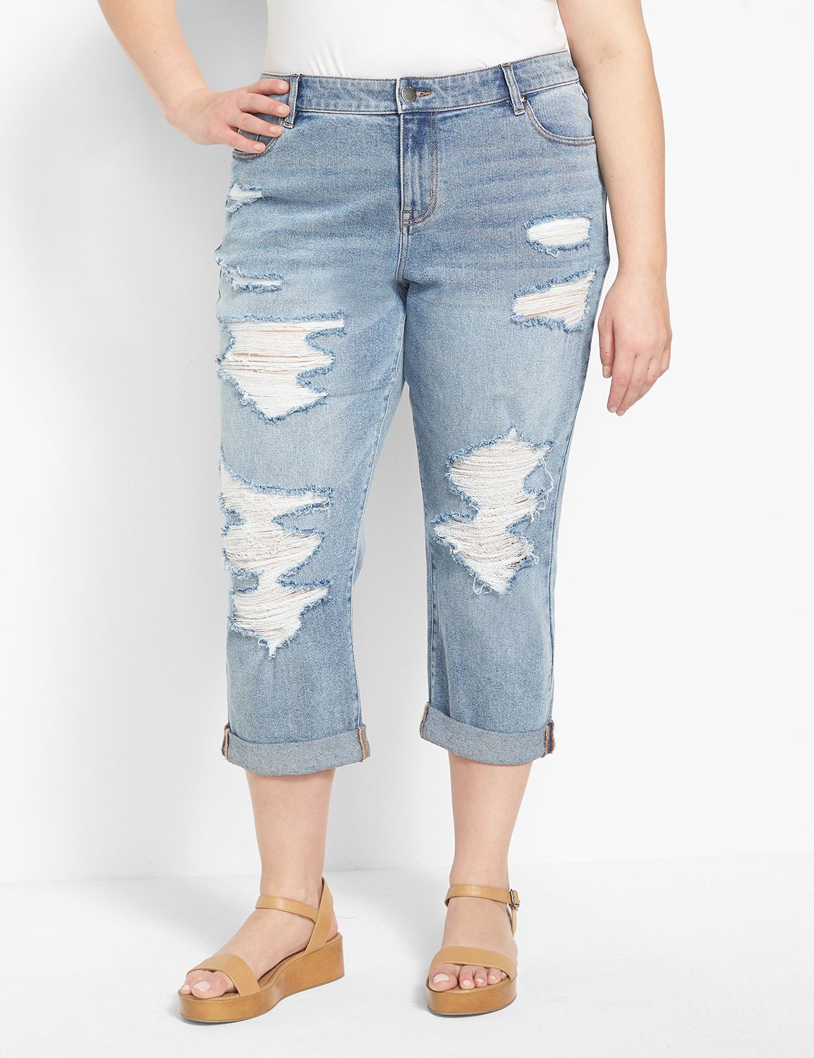 Signature Fit Boyfriend Capri - Destructed Medium Wash