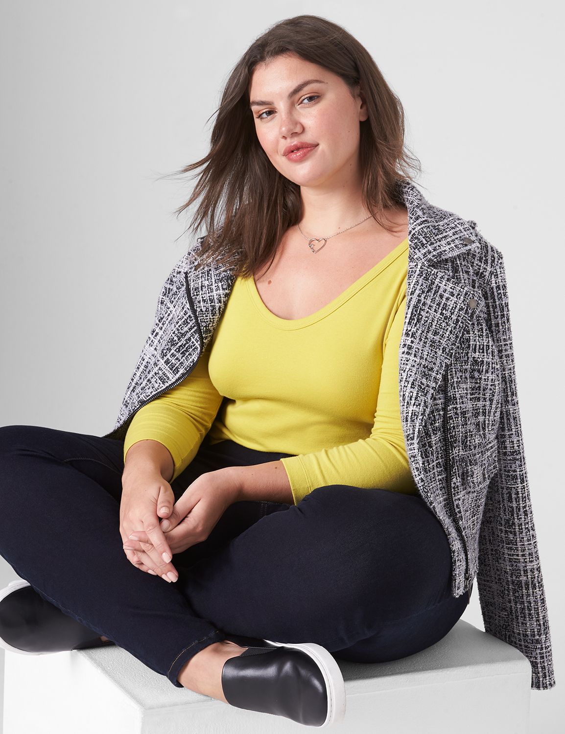 Fitted 3/4 Sleeve Voop Neck Tee 113