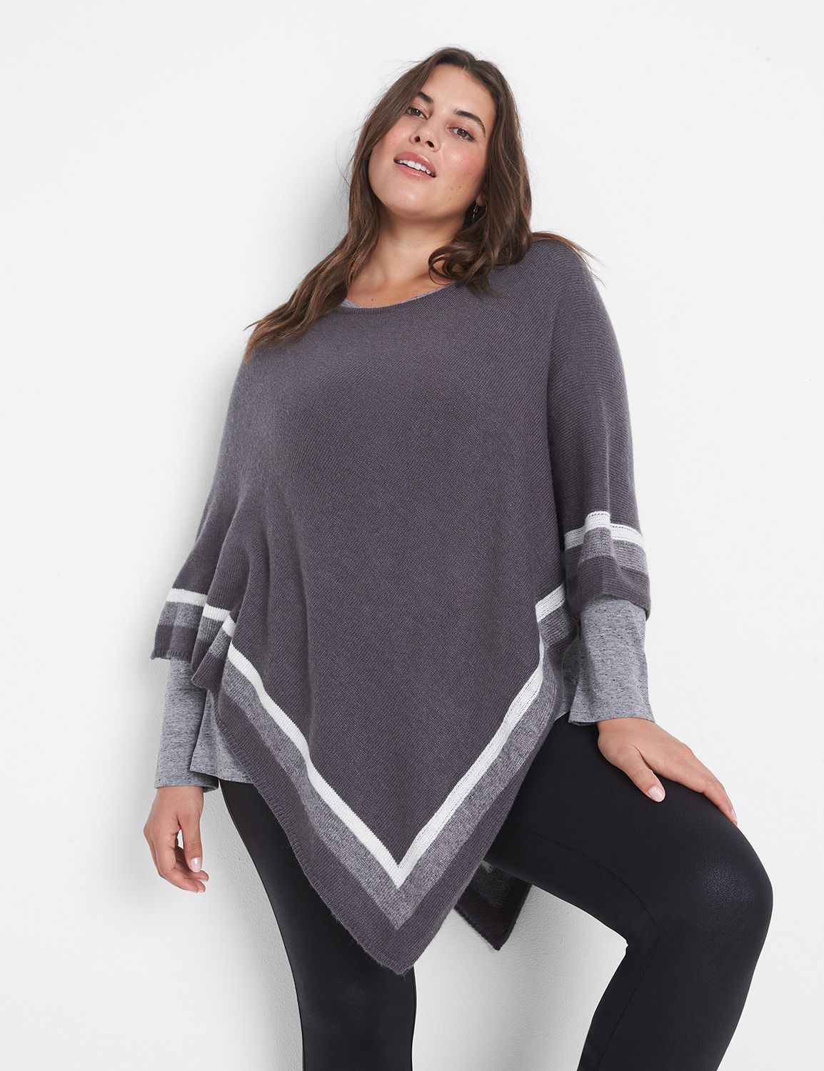 TRIANGLE BORDER TRAVEL PONCHO