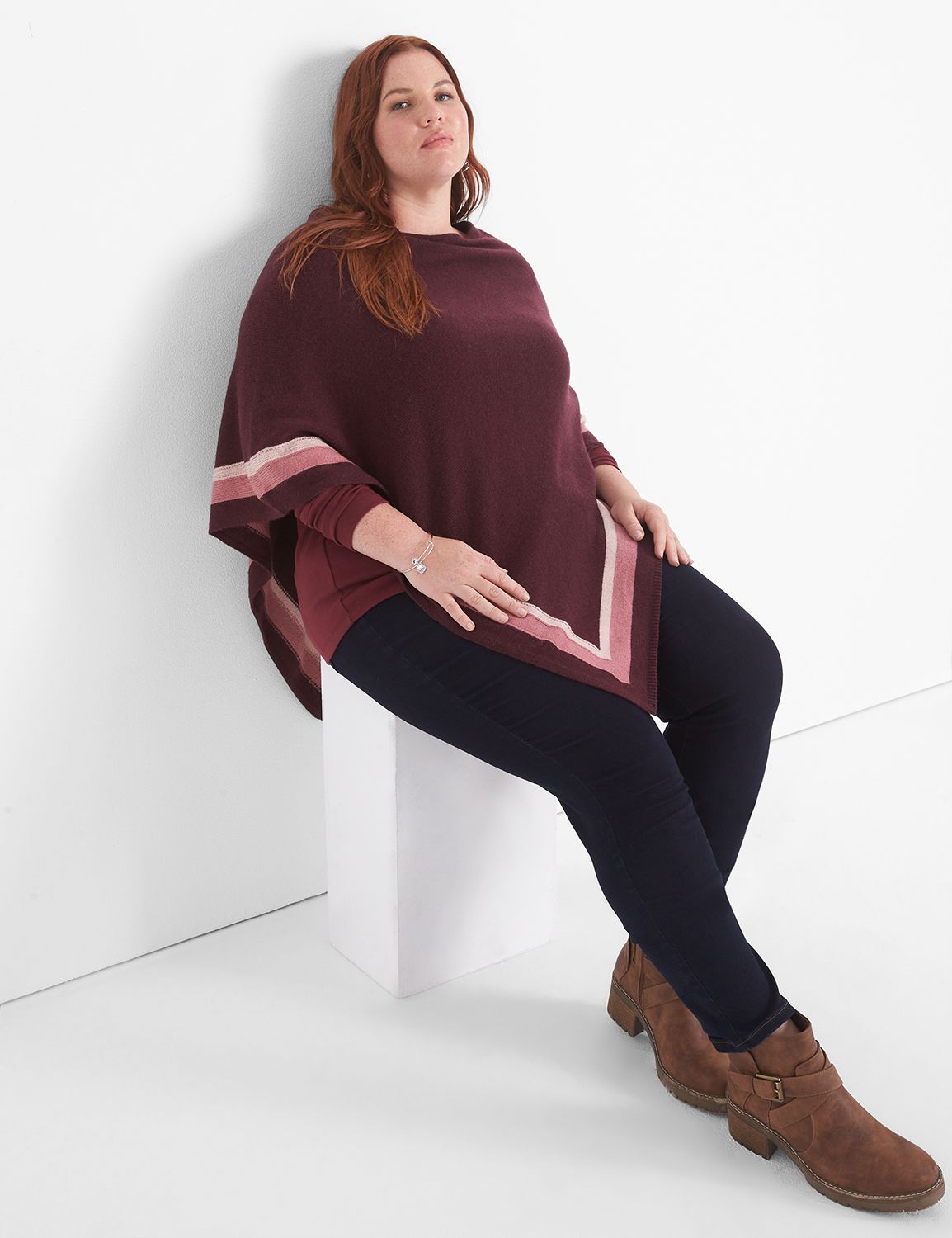 TRIANGLE BORDER TRAVEL PONCHO